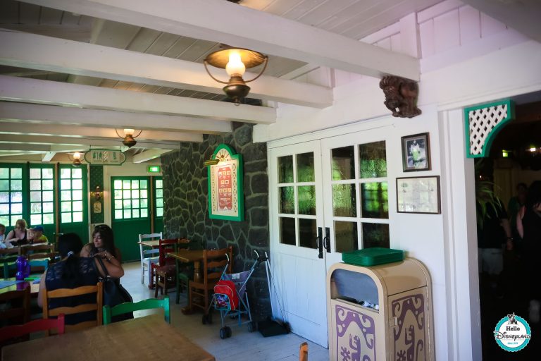 Colonel Hathi’s Pizza Outpost à Disneyland Paris | Hello Disneyland ...