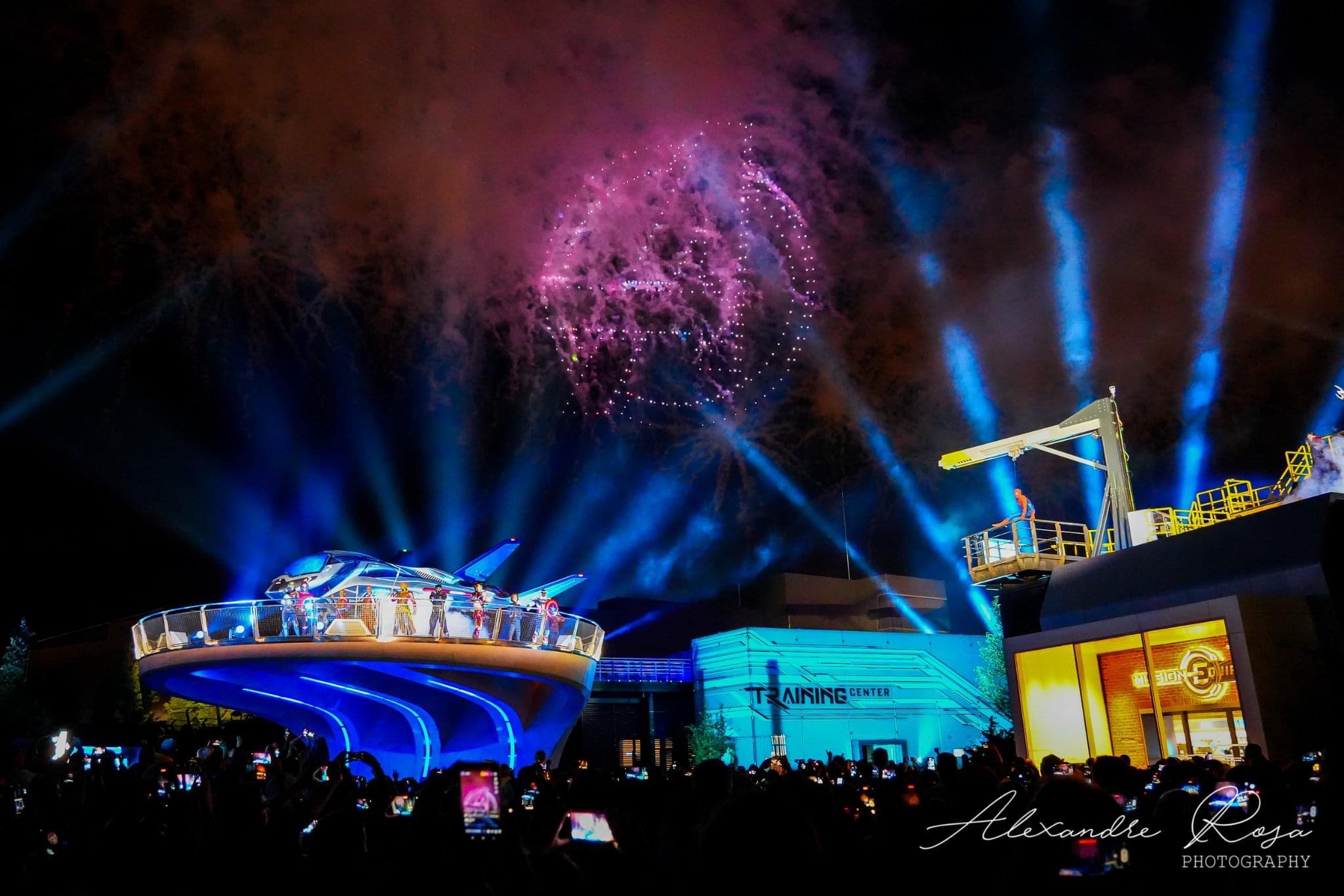 Spectacle nocturne Marvel à Disneyland Paris avec 500 drones ! | Hello ...