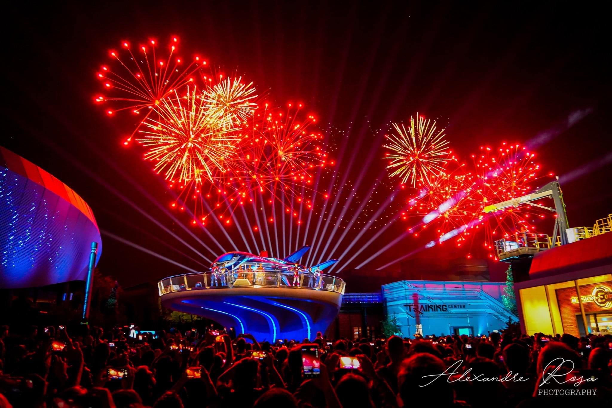 Spectacle nocturne Marvel à Disneyland Paris avec 500 drones ! | Hello ...